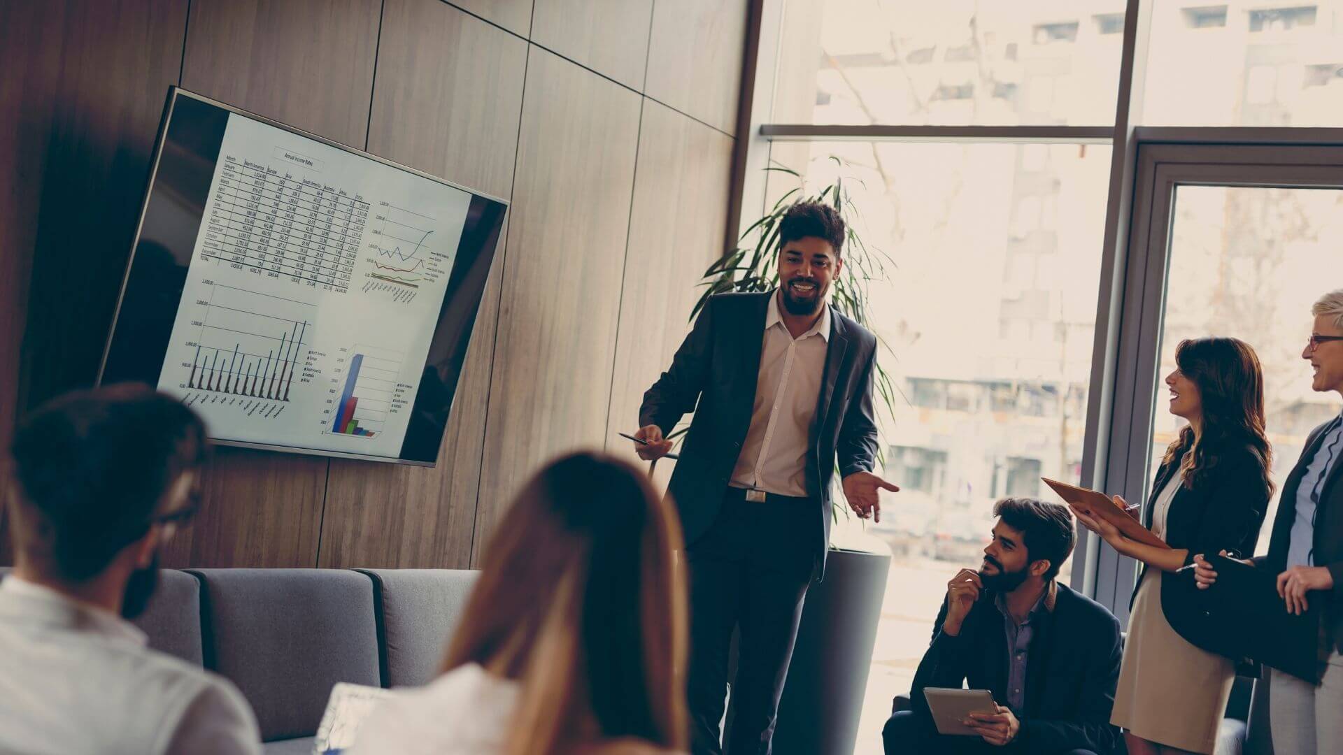 Visualizing Strategic and Tactical Progress in Agile Organizations